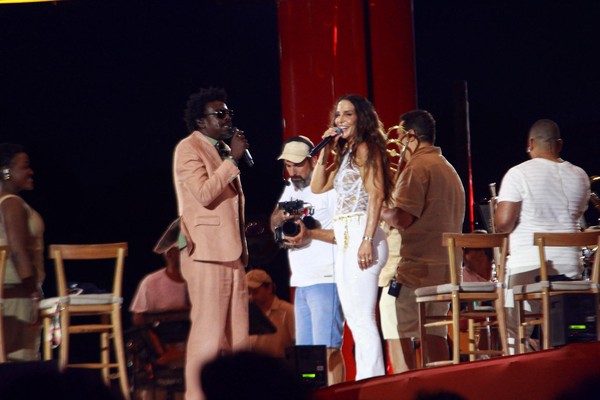 Ivete Sangalo estreia 'Clareou' em Salvador, em primeiro show após ...