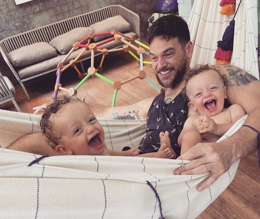 Emílio Dantas conta que filhos o salvaram de depressão: 'Mudei do 8 ...