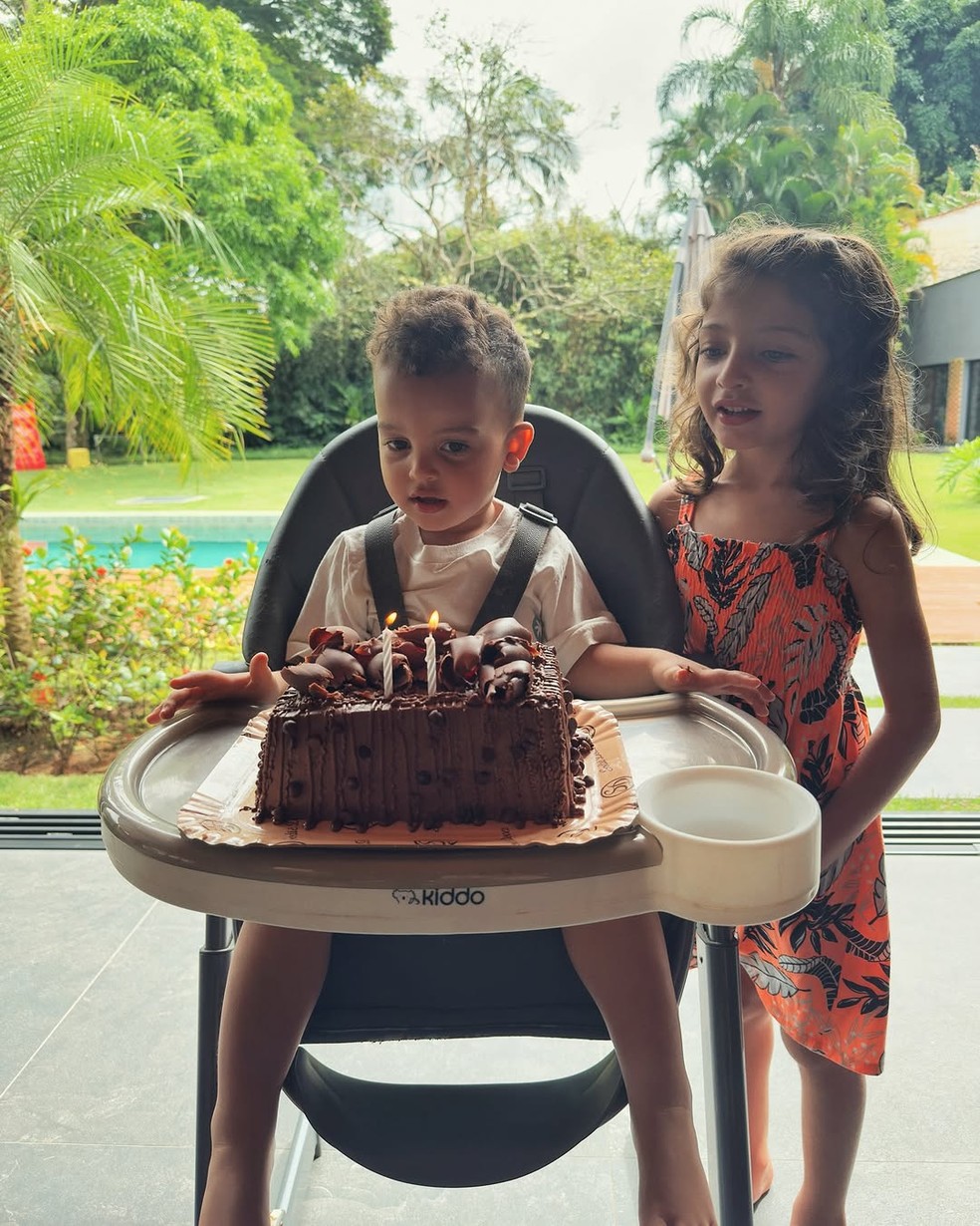 Tamy Contro e Projotam celebram 2 anos de filho caçula; vídeo