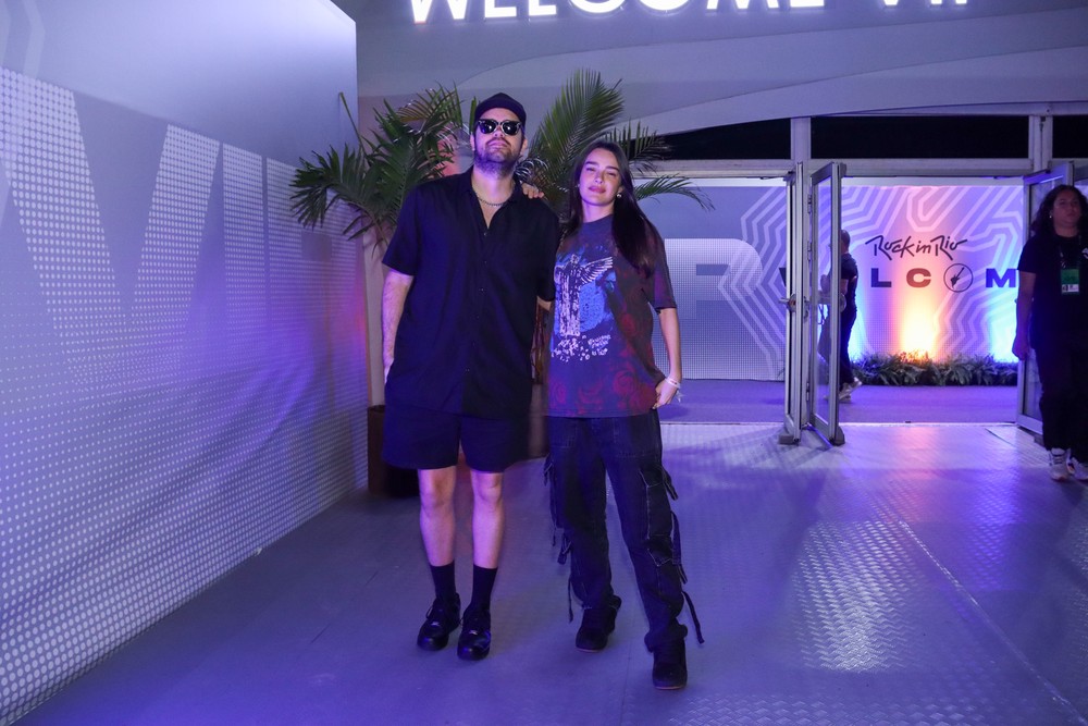 Famosos marcam presença no quarto dia de Rock in Rio acompanhados de ...