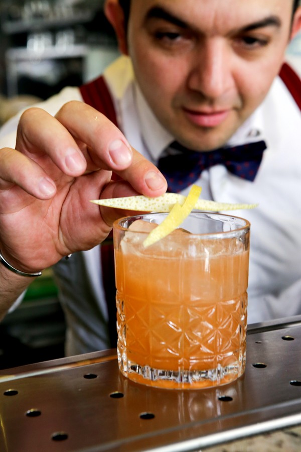 Veja onde experimentar os melhores Fitzgeralds, o drink queridinho do ...