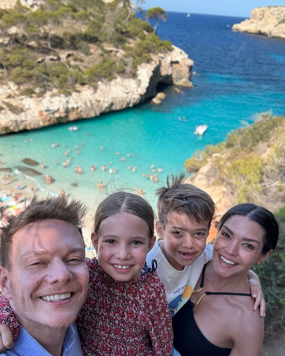 Michel Teló desbrava a Espanha com a família: 'Amo nossos rolês'; fotos