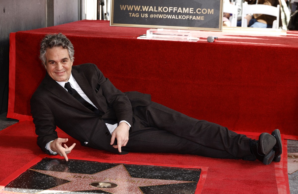 Após revelar que teve tumor no cérebro, Mark Ruffalo ganha estrela na ...