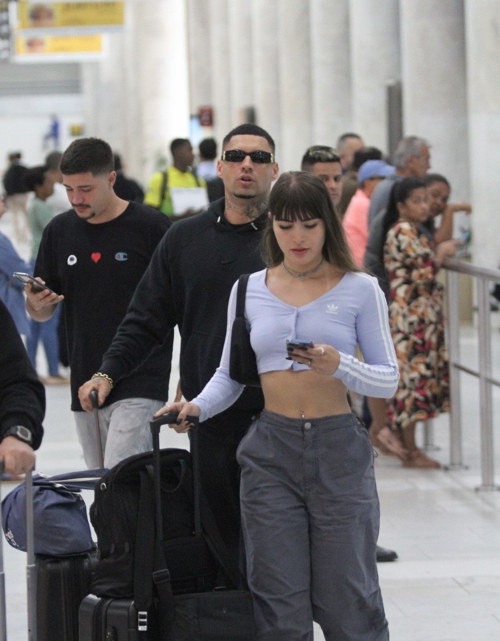 Filipe Ret e Agatha Sá desembarcam juntos no Rio após influenciadora ...