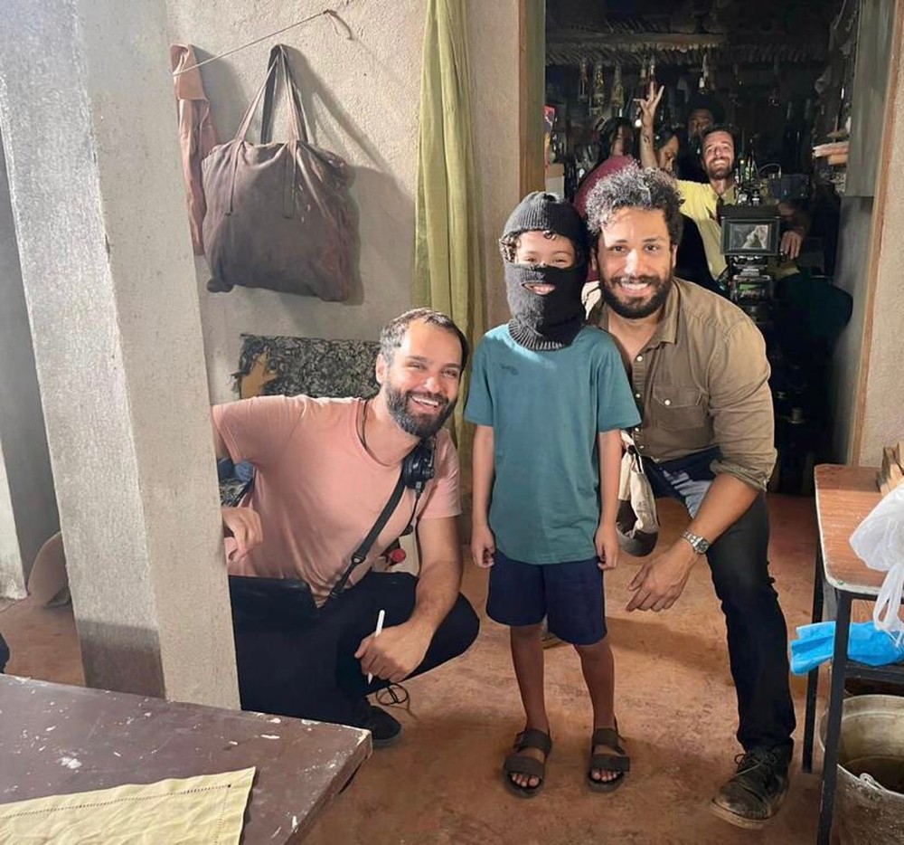 'Terra e Paixão': Matheus Assis e Amaury Lorenzo revelam bastidores das cenas do sequestro