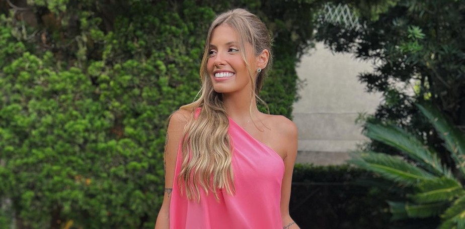 Paola Antonini se declara ao namorado: 'Tão feliz com você!'