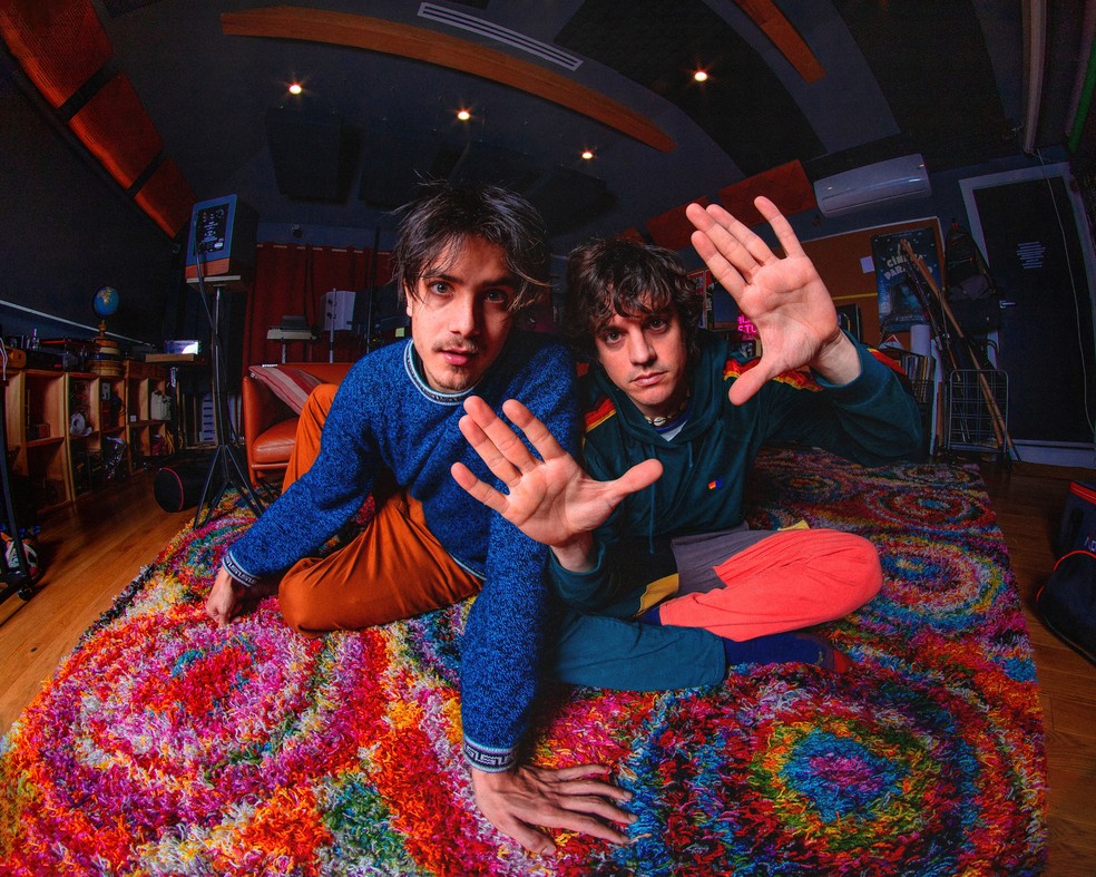 Fernando Grostein e marido contam como a música os ajudou após saída de ...