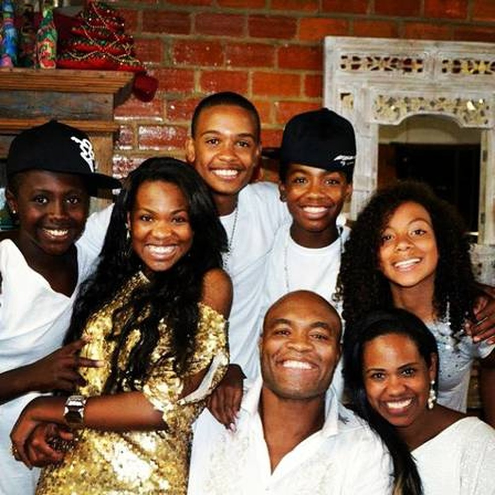 Anderson Silva sobre abrir vida pessoal em série: 'Tocou em algumas ...