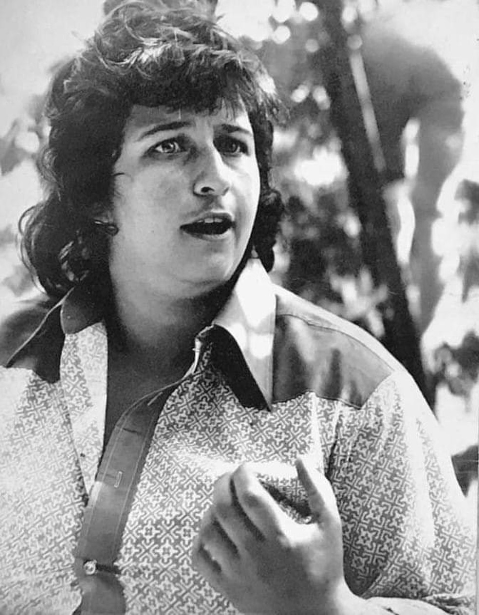 Saiba quem foi a cantora Tuca, que a gordofobia matou aos 33 anos