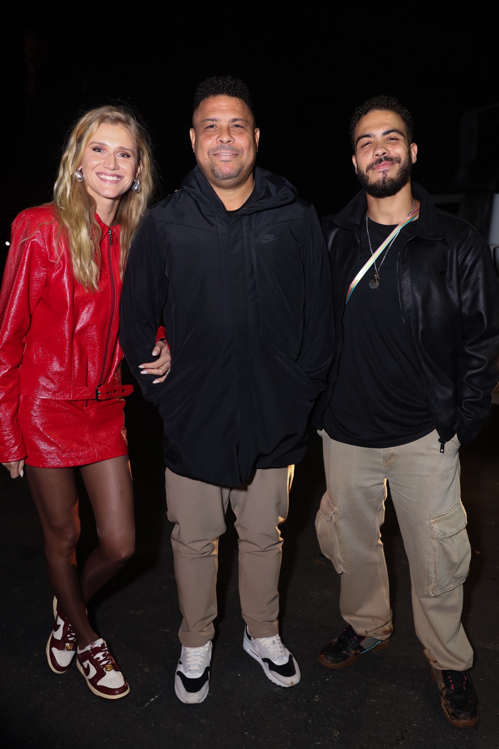 Ronaldo Fenômeno vai com Celina Locks e o filho Ronald ao Lollapalooza