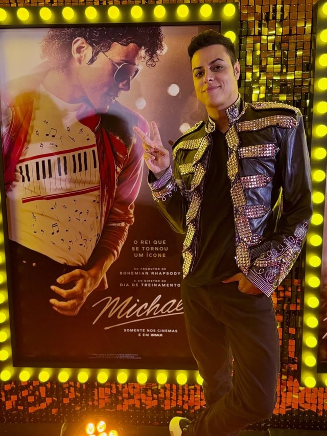 Conheça o brasileiro que ganha a vida fazendo shows de Michael Jackson ...