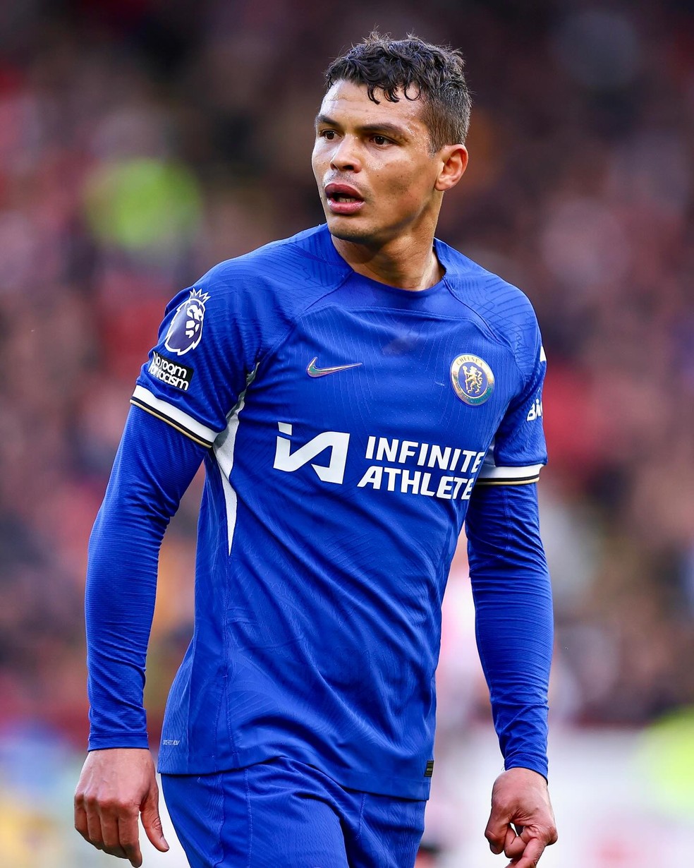 Thiago Silva aproveita calorão em Singapura antes de volta ao ...