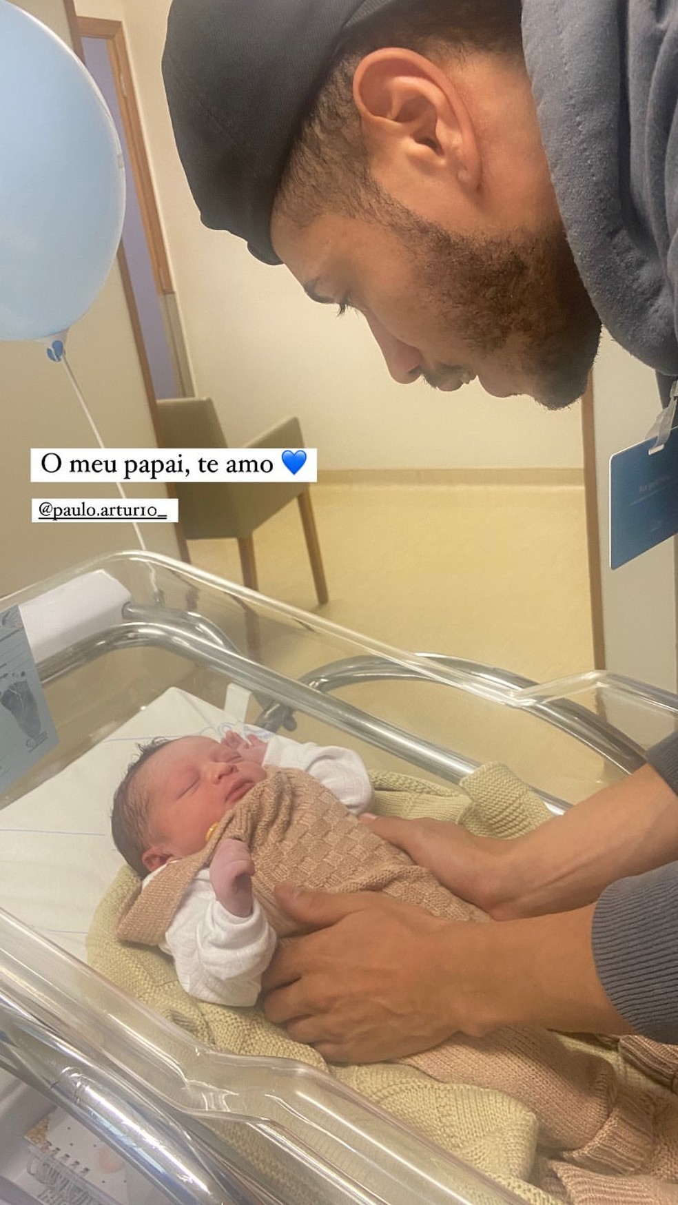 Aos 50, Belo se torna avô pela 4ª vez e apresenta o neto, Arthur