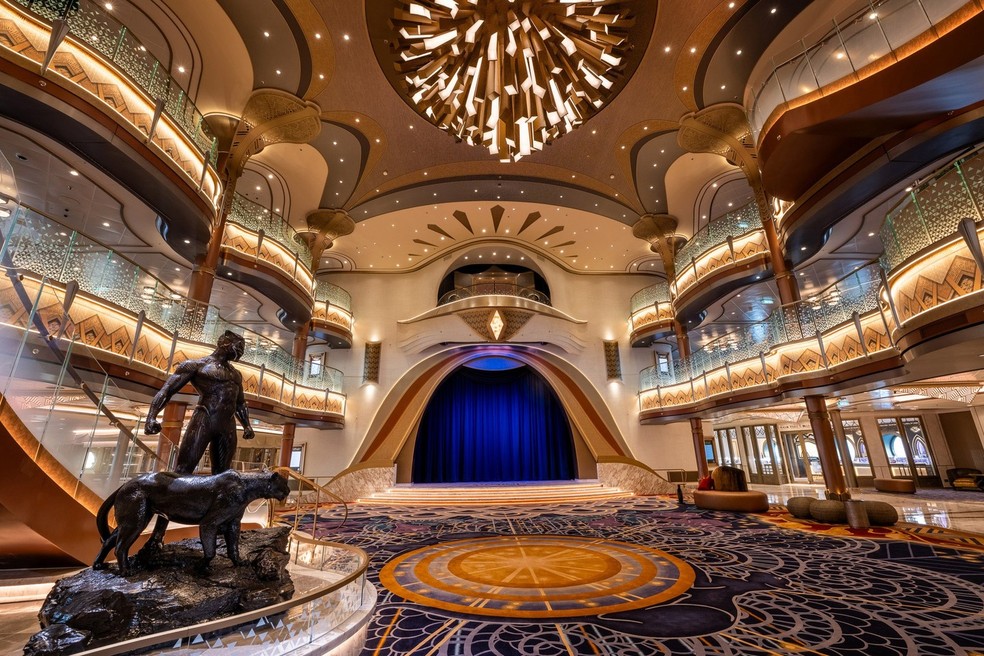 Novo navio da Disney reúne 'heróis e vilões', tem restaurante da Marvel ...