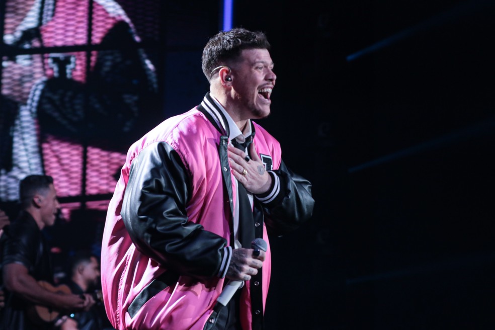 Ferrugem recebe a mulher e as filhas ao gravar DVD pelos 10 anos de ...