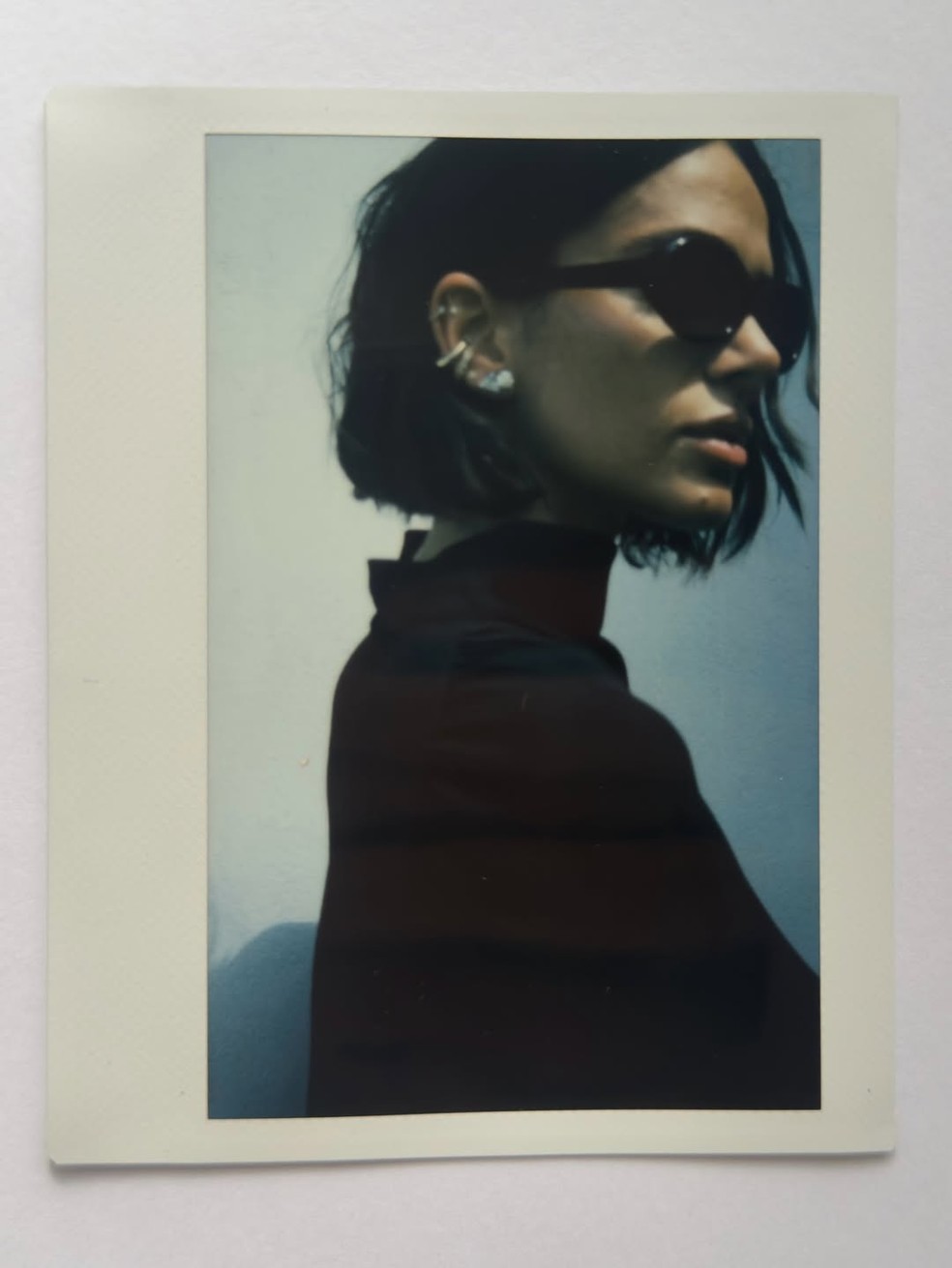 Bruna Marquezine muda o visual e adota fios curtos; veja antes e depois