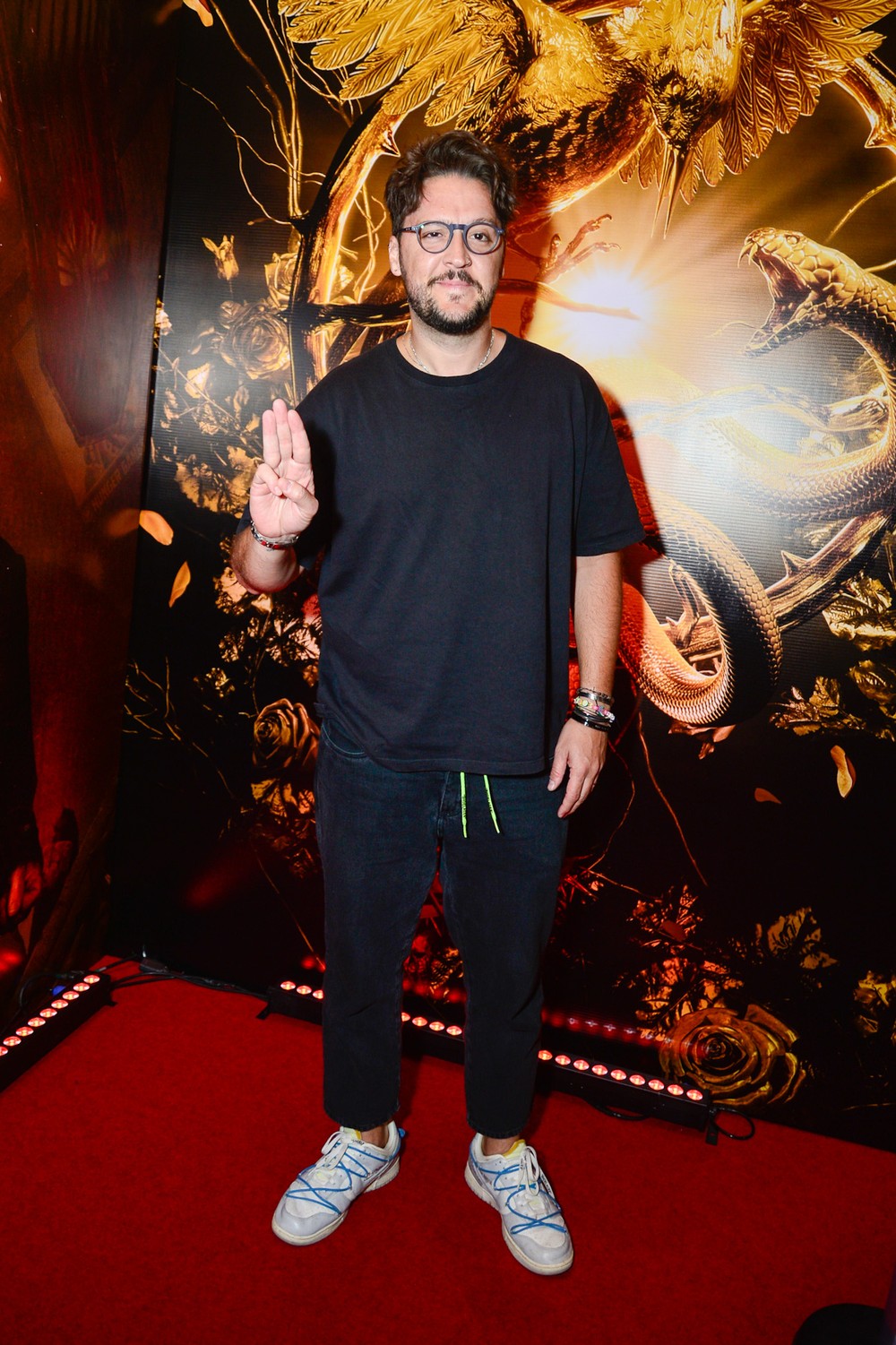 Vera Viel e filha, Arthur Nory e namorado: famosos vão a première em SP