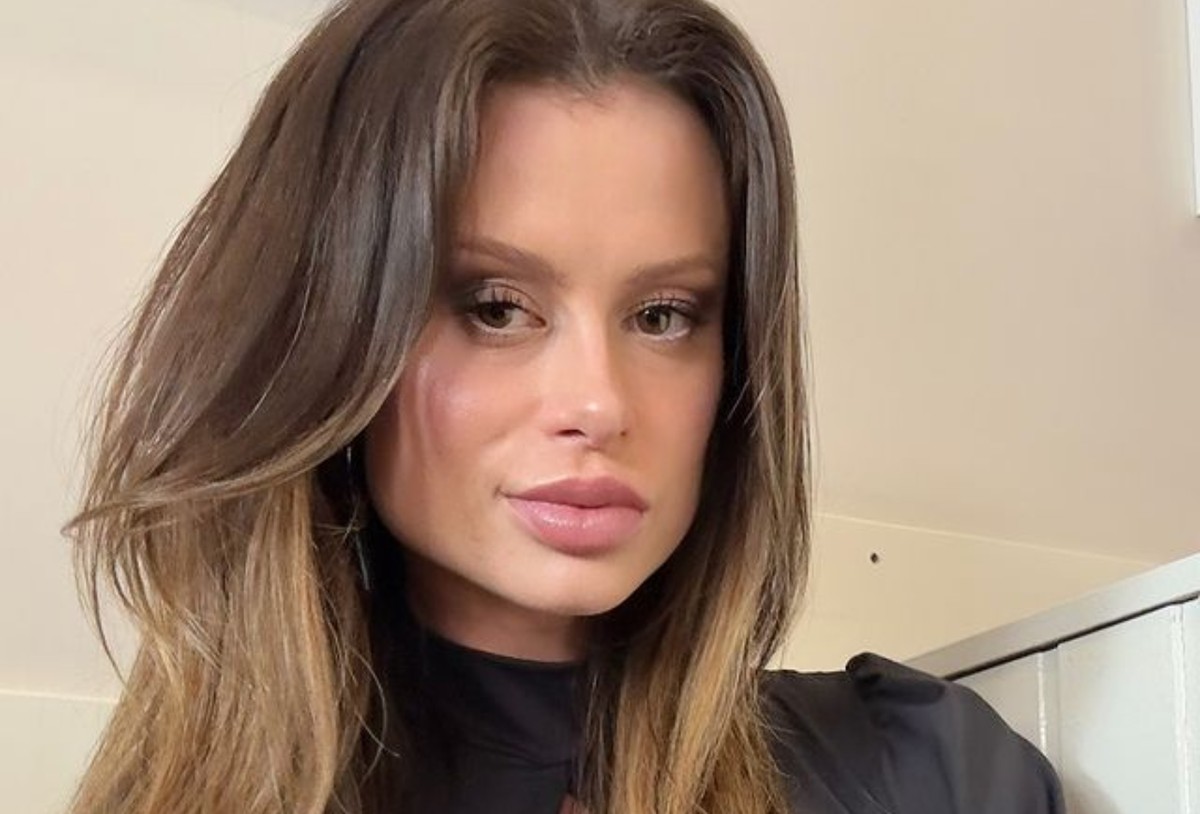 Musa de conteúdo adulto revela experiência com 'patrocinador financeiro'