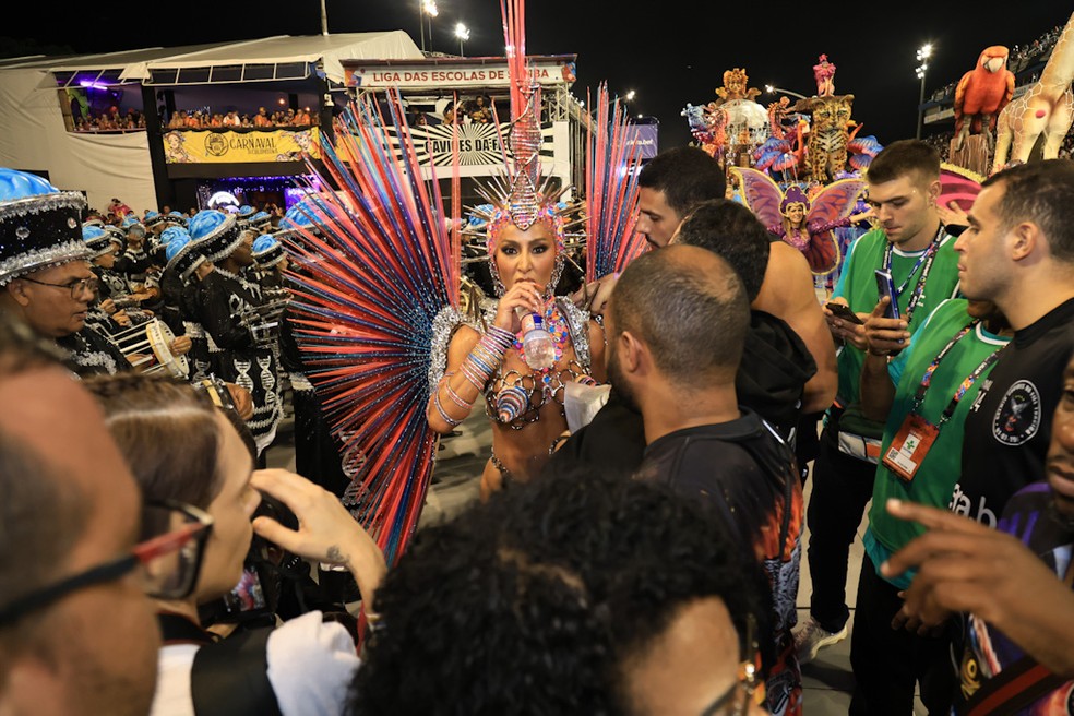 Nicolas Prattes confirma romance com Sabrina Sato: 'É o amor'