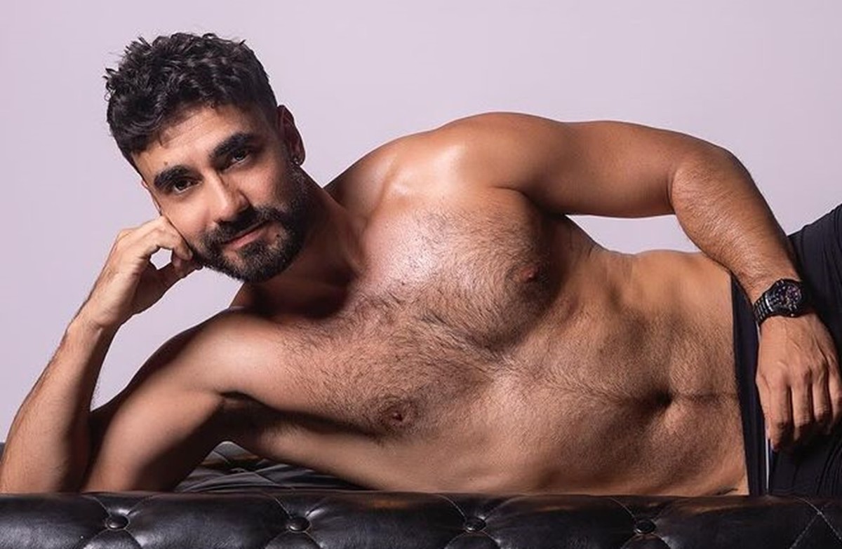 Gabriel Godoy posa só de cueca para nova fase de Chicão em 'Família é Tudo'; fotos