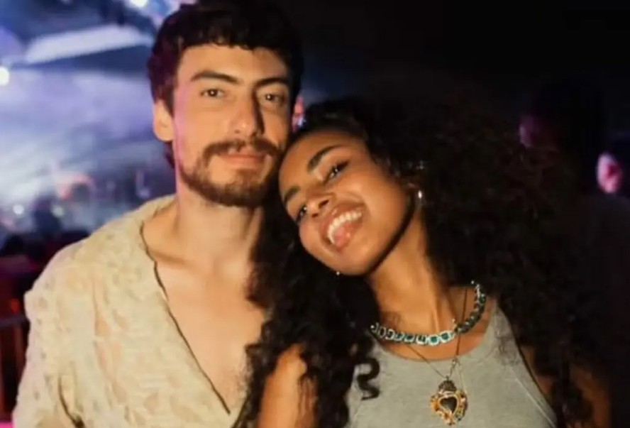 Assumidos? Gabz deixa marca de beijo no cangote de Jaffar Bambirra, seu ...