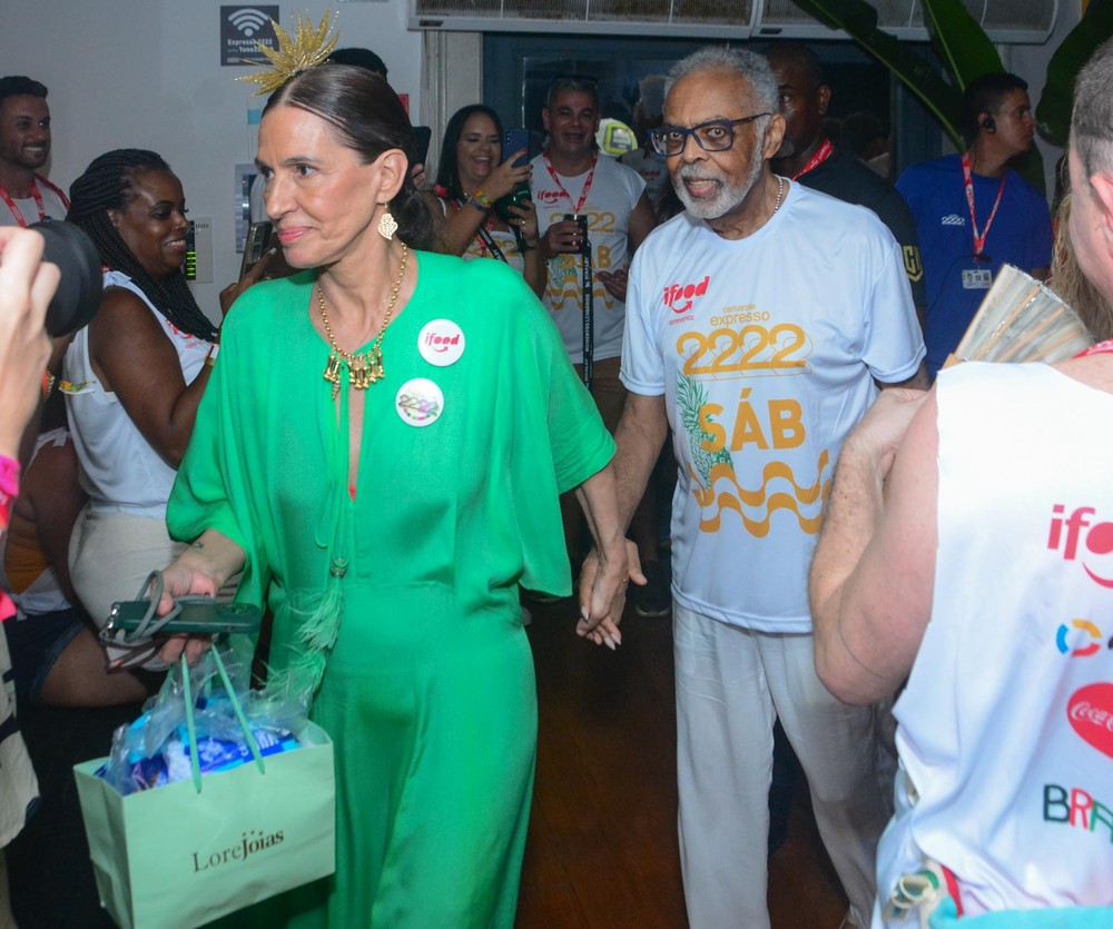 Gilberto Gil e a mulher, Flora Gil, chegam em camarote para curtir ...