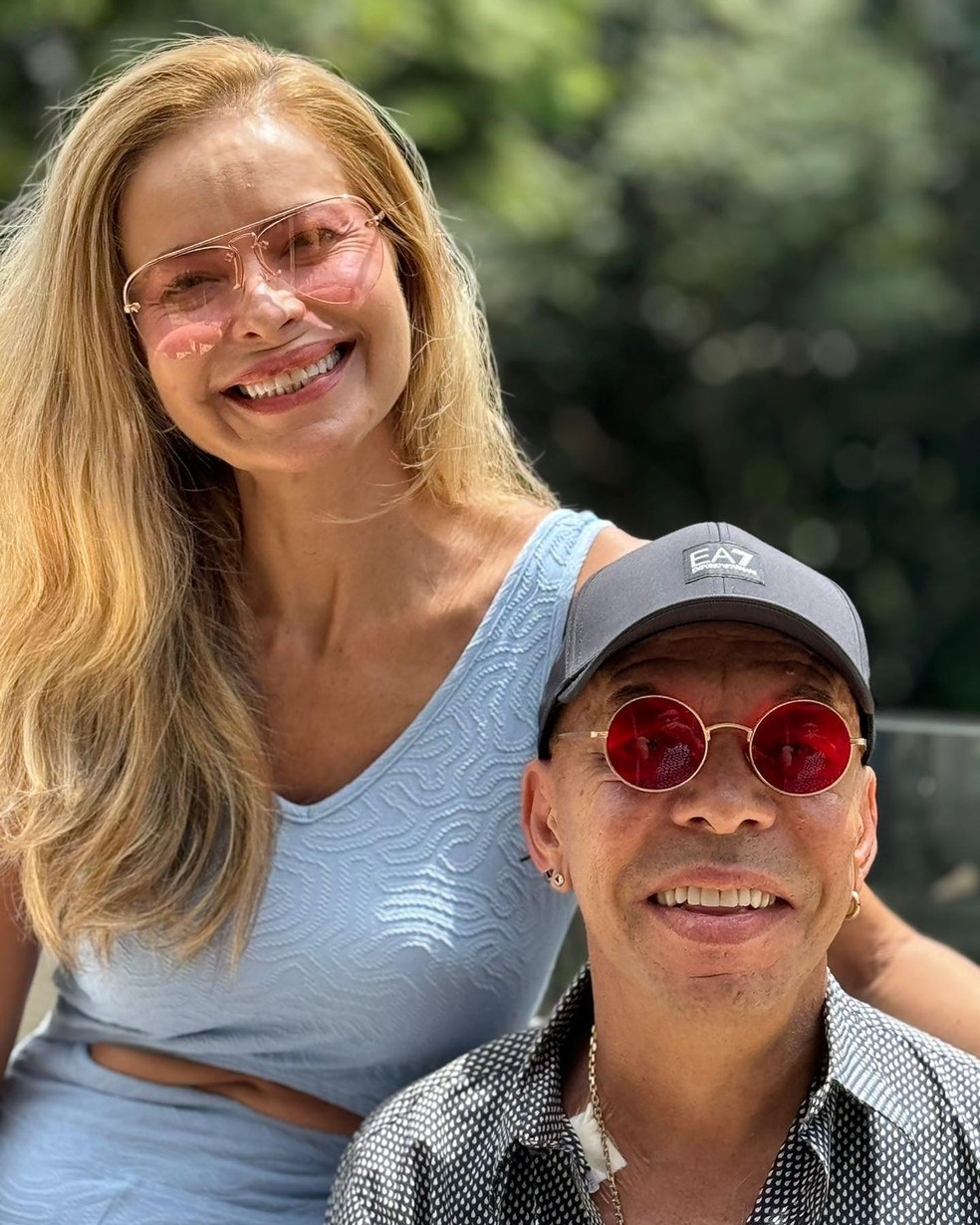 Key Vieira, viúva do sertanejo Chrystian, volta à web: 'Meu amor'