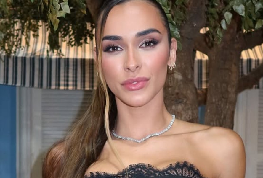 Esposa de Militão, Tainá Castro usa com cropped curtíssimo e tatuagens ...