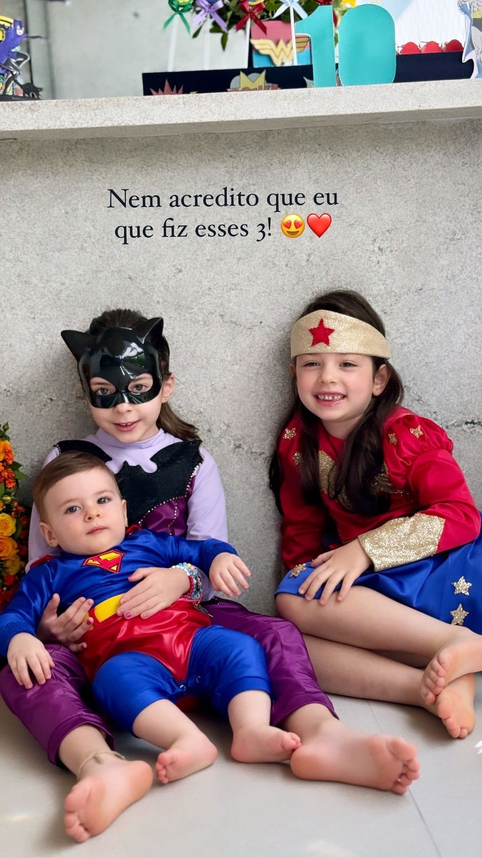 De peruca, Fabiana Justus se fantasia no mesversário do caçula: 'Me ...