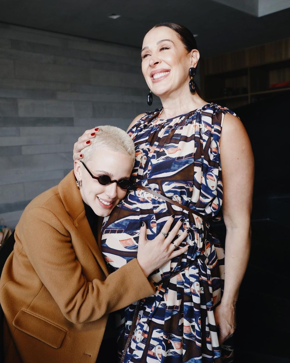 Claudia Raia celebra aniversário de 56 anos: 'Filhotes reunidos'