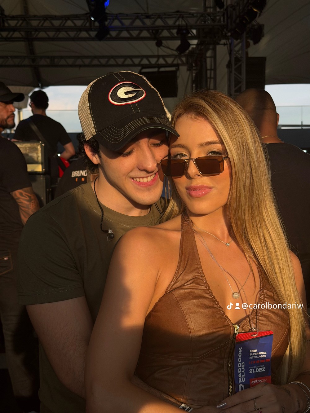 Após repercussão na web, Enzo Rabelo nega namoro com influenciadora ...