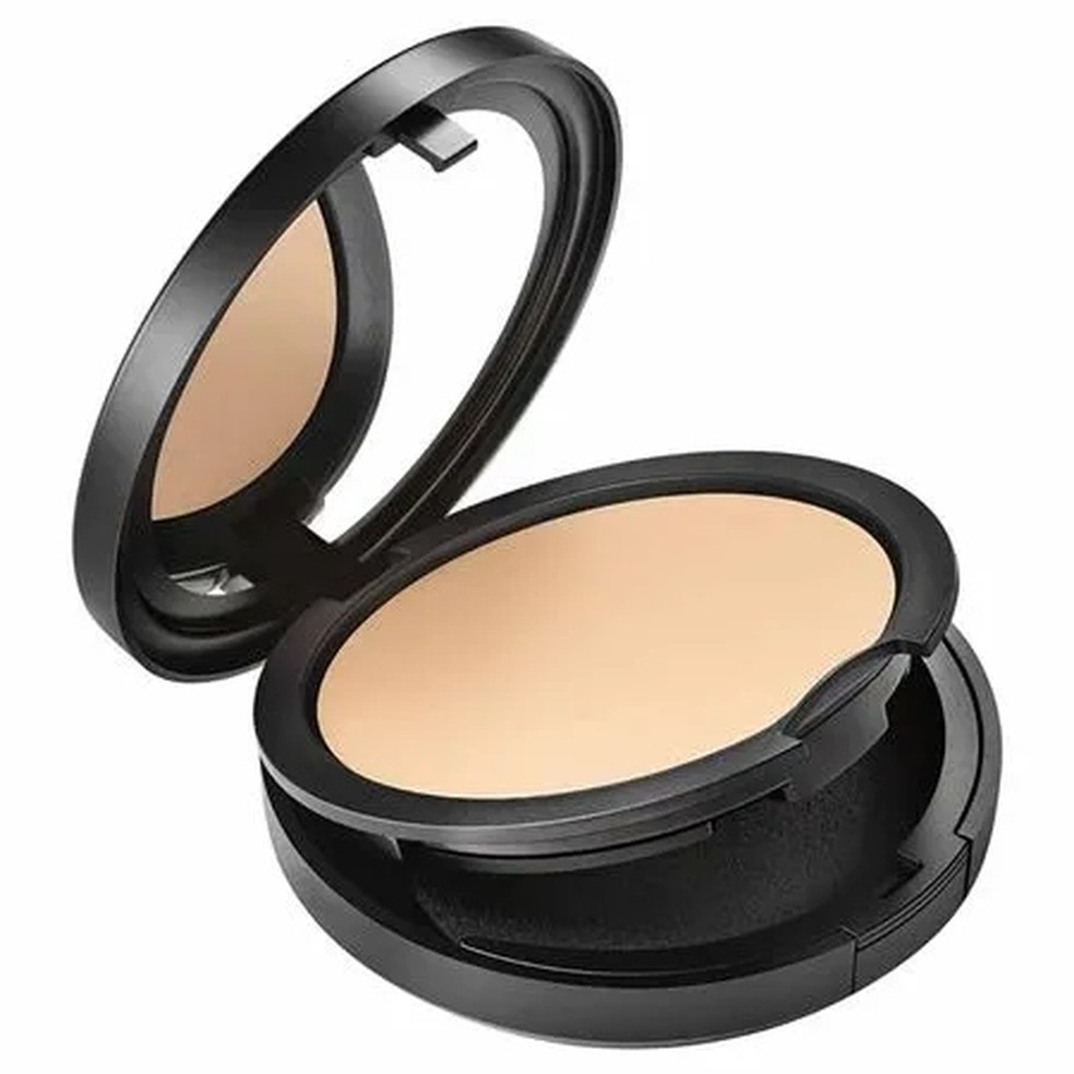 Base em pó reformulada e gloss espelhado: veja lançamentos de beleza a ...