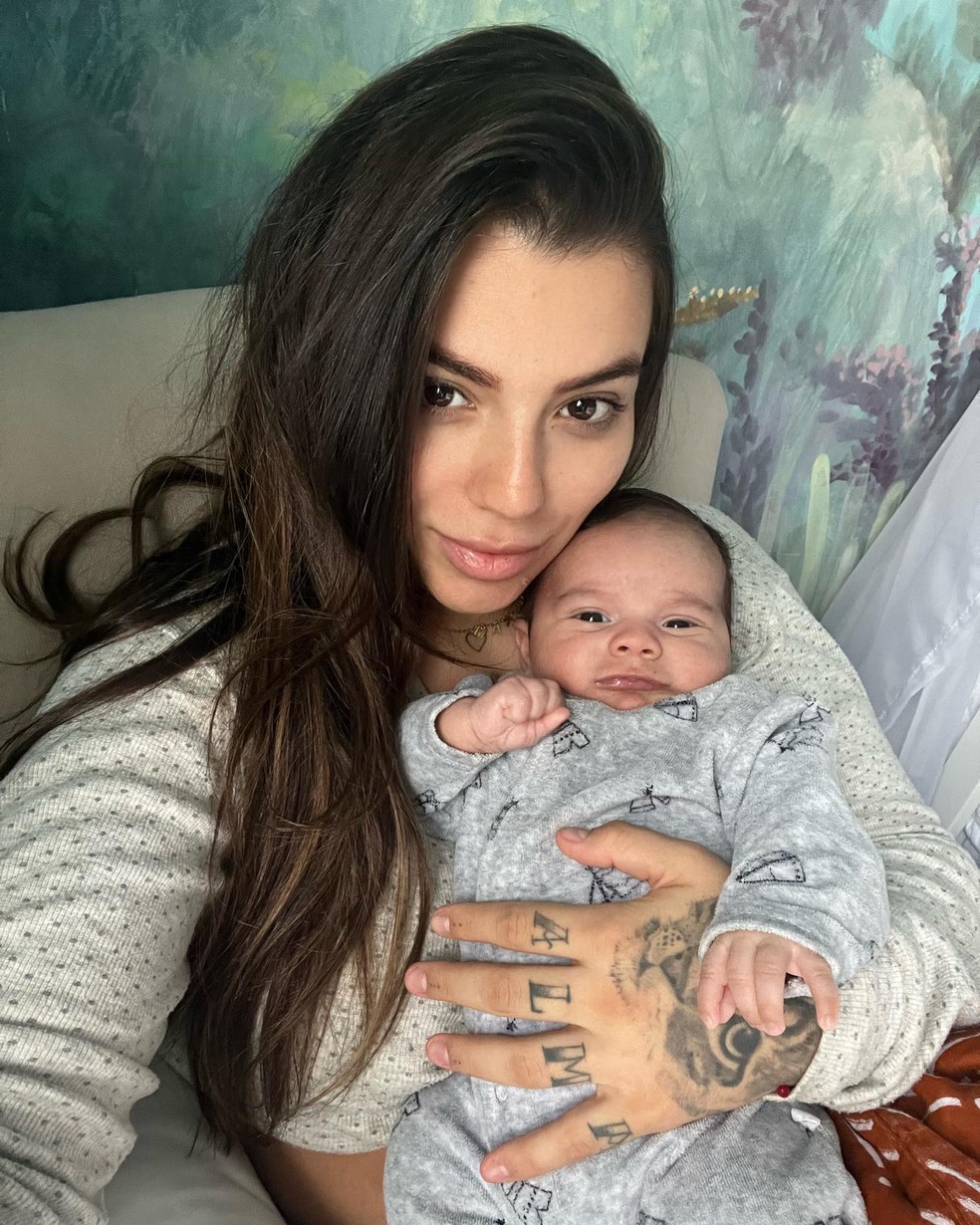 Petra Mattar desabafa sobre rotina de maternidade: 'Sem conseguir respirar'