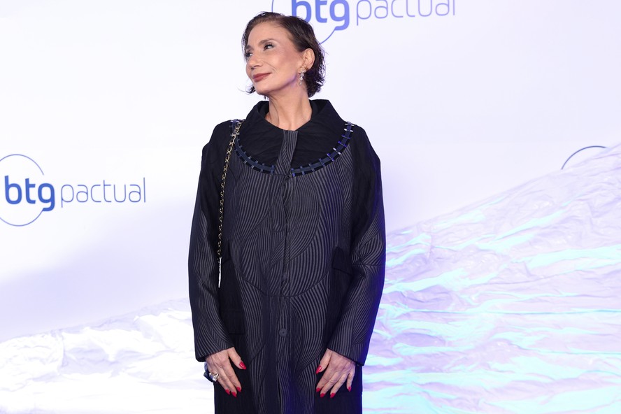 Zizi Possi opina sobre artistas da atual geração: 'Adoraria gostar, mas ...
