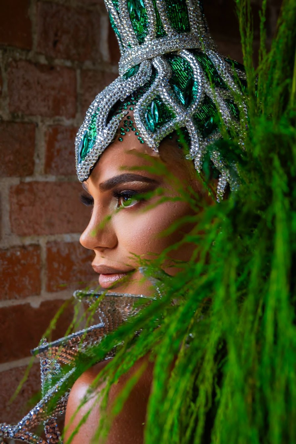 Savia David aposta na mistura entre capim e faisão para desfile da Vila ...