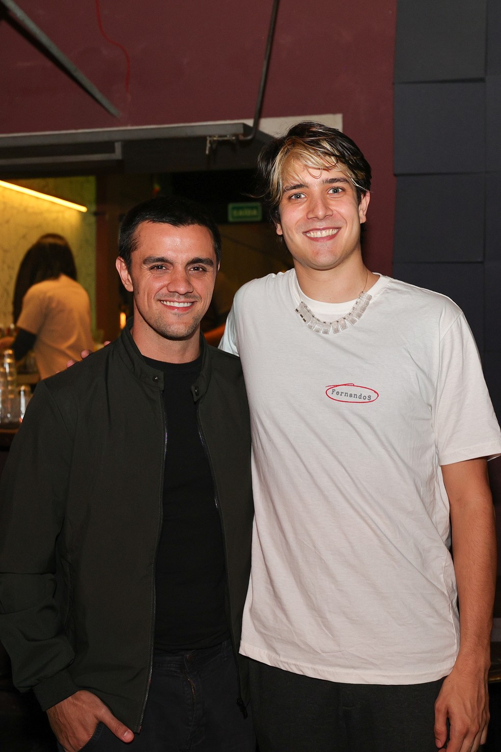 Felipe Simas prestigia show da dupla FernandoS, em São Paulo