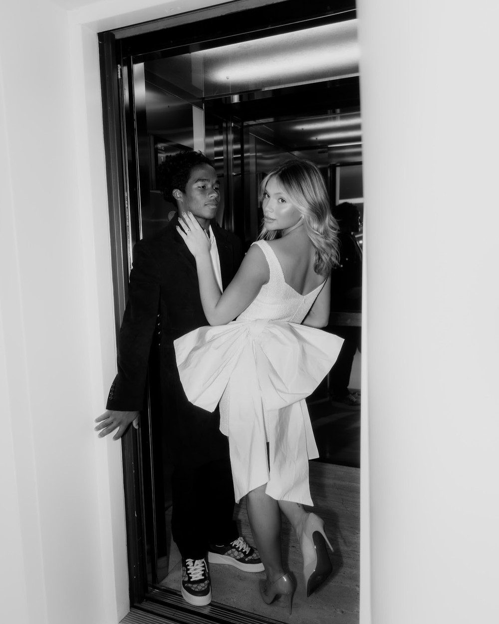 Jogador Endrick e Gabrielly Miranda oficializam união: 'Enfim, casados'