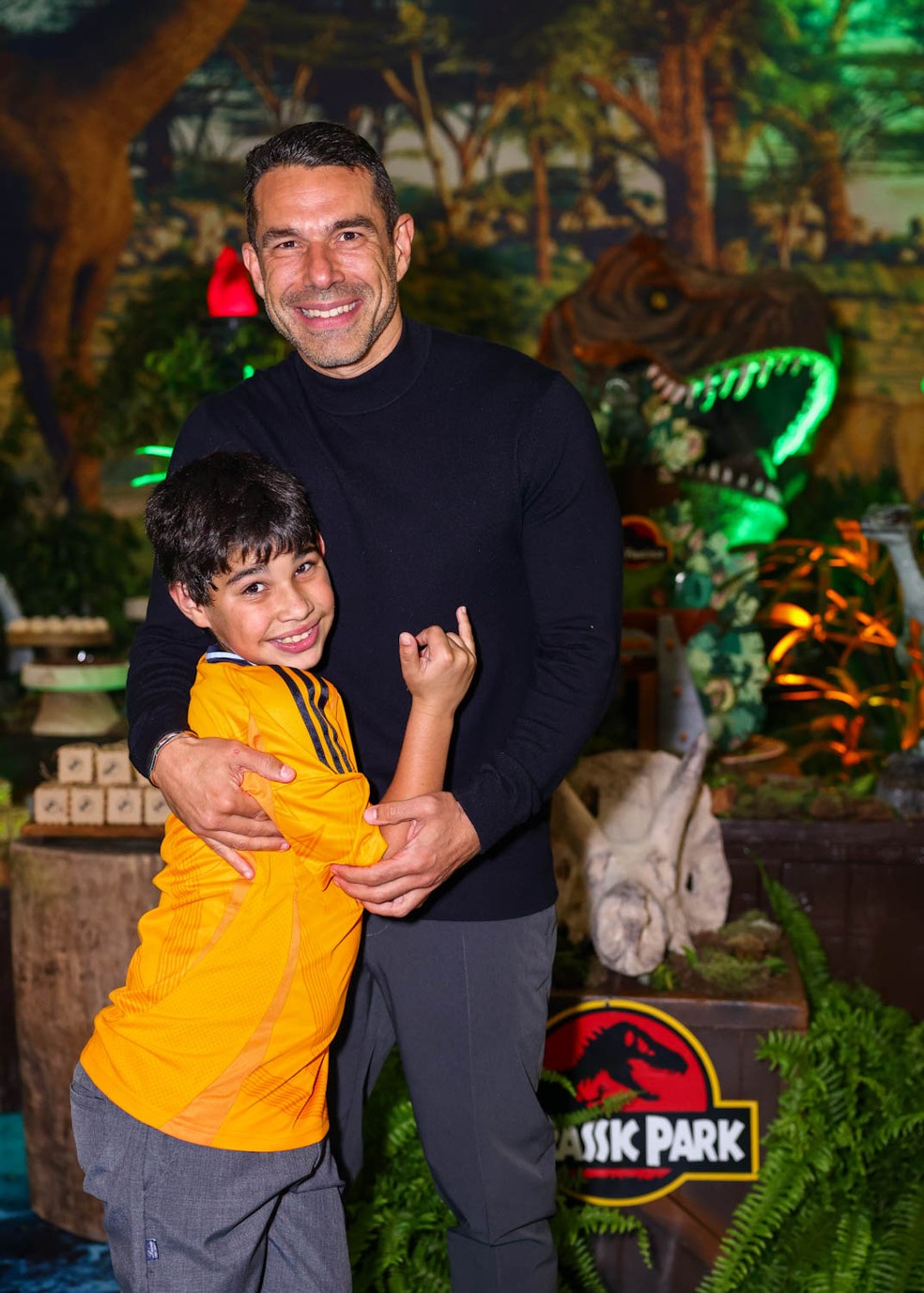 Marcus Buaiz e Wanessa se reencontram em festa de aniversário do filho