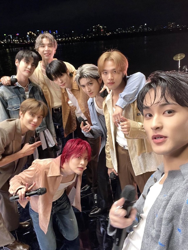 Mark anuncia saída do NCT após 10 anos e recebe apoio dos integrantes ...