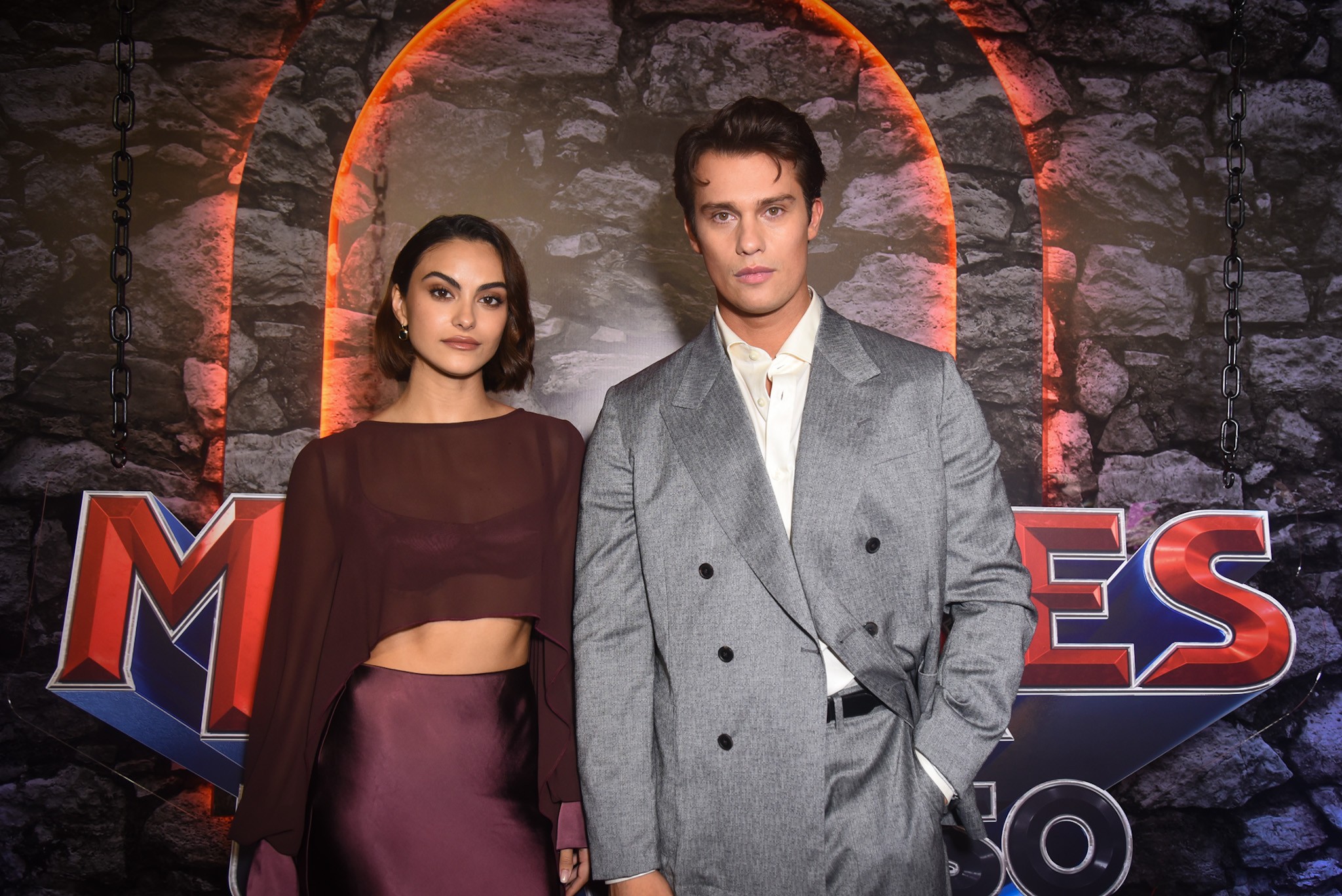 Nicholas Galitzine e Camila Mendes promovem live-action de ‘He-Man’ em ...
