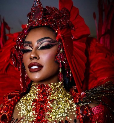 Saiba tudo sobre: Madu Fraga | Rainha de bateria da Vai-Vai