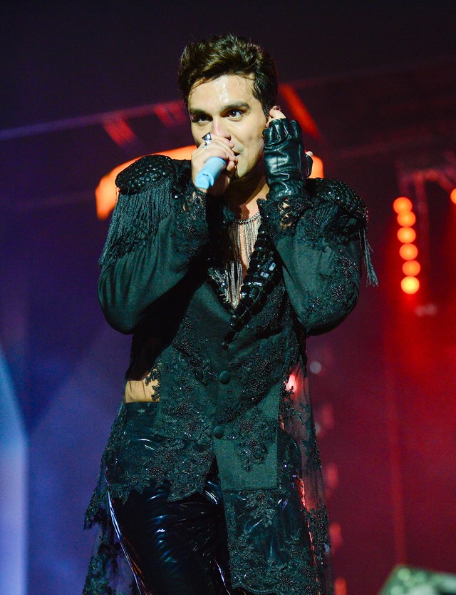 Luan Santana curte 'affair' com influencer em show de Curitiba, mas ...