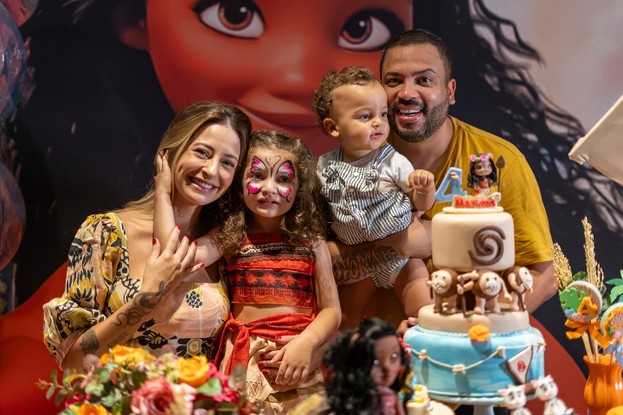 Saiba tudo sobre: Tamy Contro