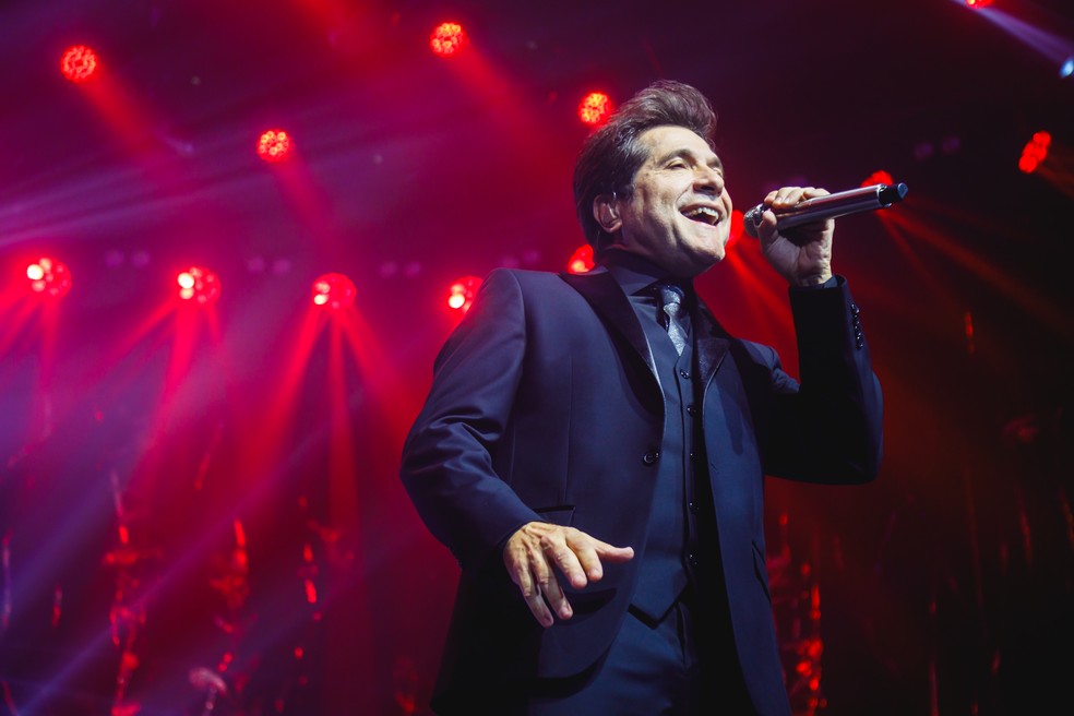 Daniel faz dueto com Jéssica, filha de João Paulo, em seu show em SP