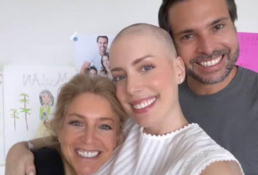 Após alta hospitalar, Fabiana Justus recebe visita da mãe: 'Abraço que ...