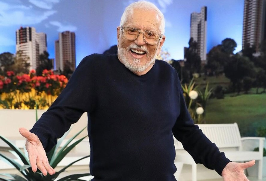 Perto dos 90 anos, Carlos Alberto de Nóbrega prevê seu futuro