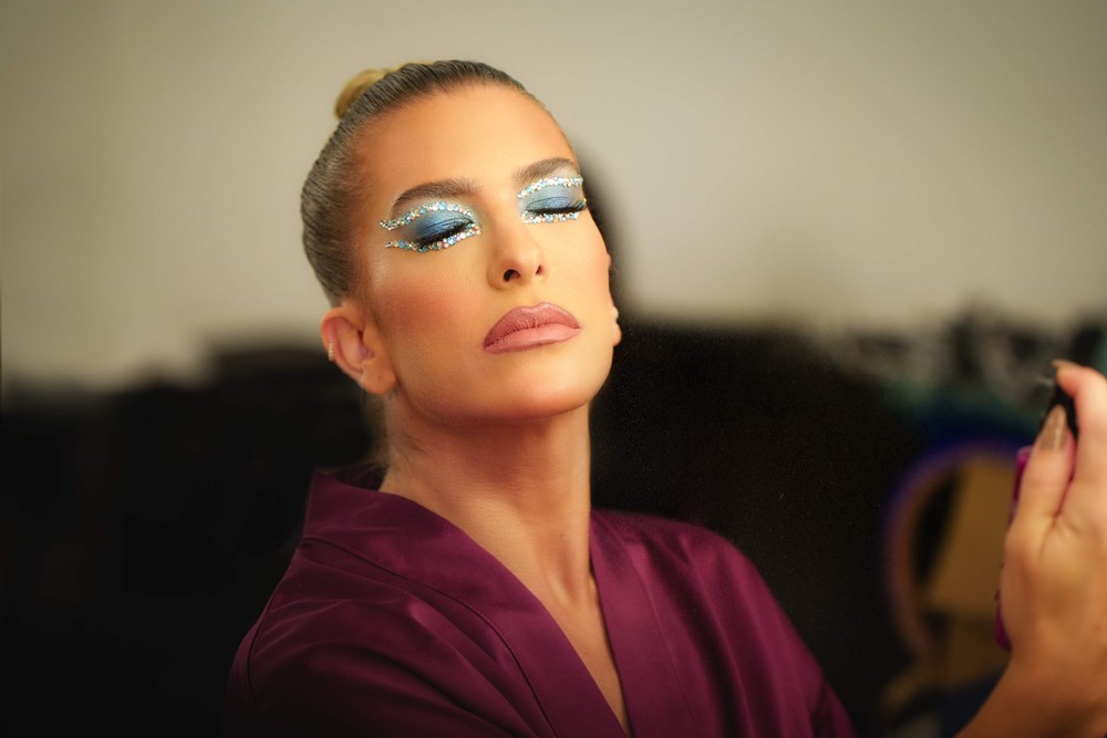 Lore Improta mostra o visual para desfilar como musa da Viradouro ...