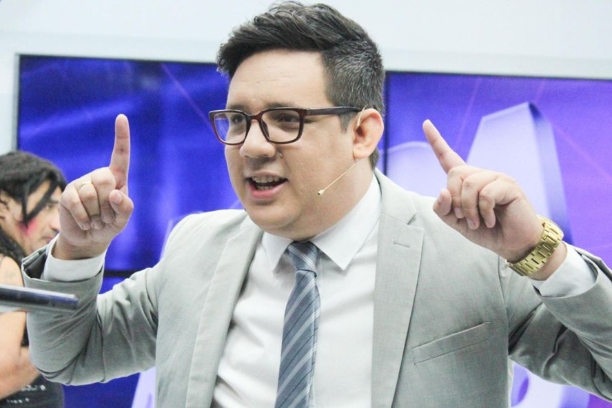 Ex-catador de latinhas e morador de rua, Erlan Bastos teve vida difícil ...