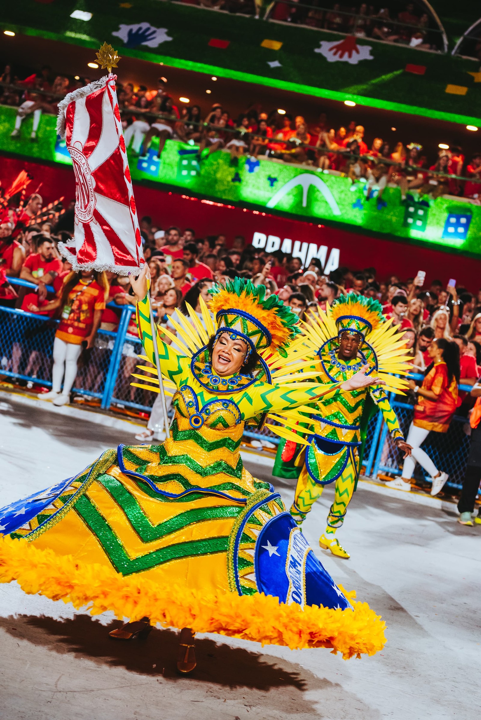 Lore Improta celebra mais um desfile como musa da Viradouro: 'Lugar ...