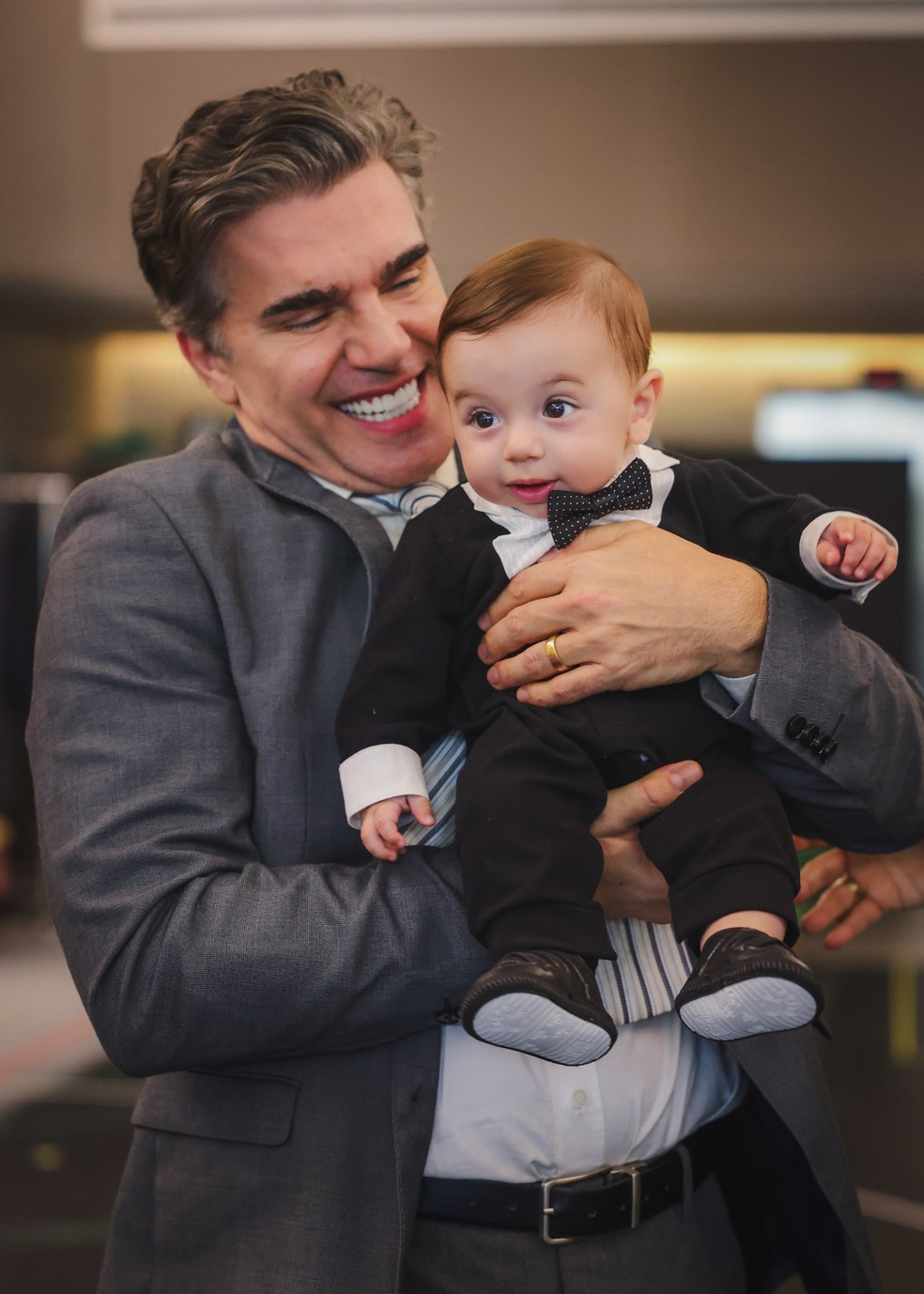 Filho de Claudia Raia e Jarbas Homem de Mello rouba a cena em festa de ...